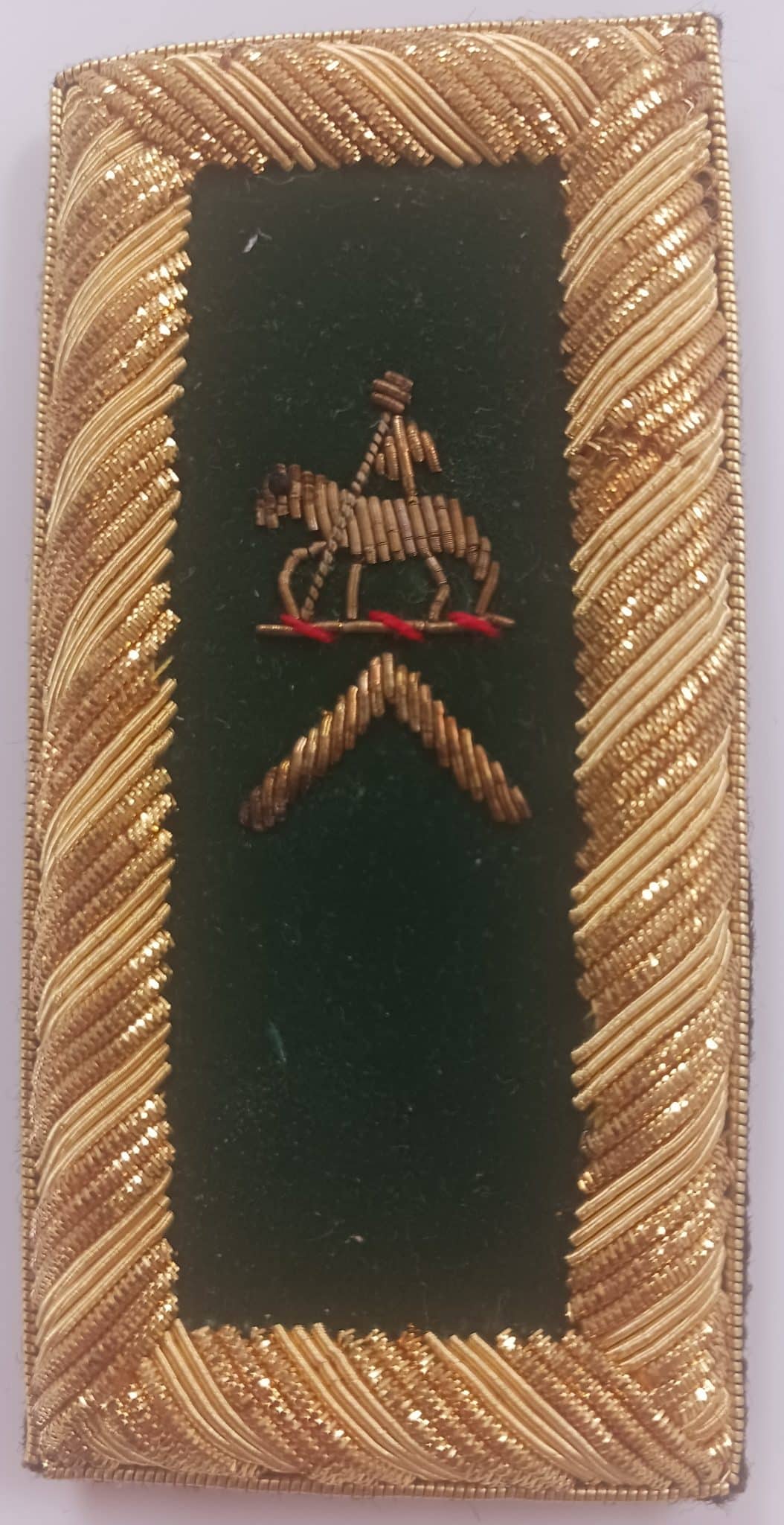 Knights Templar Shoulder Epaulets, Green - Hanging By A Thread